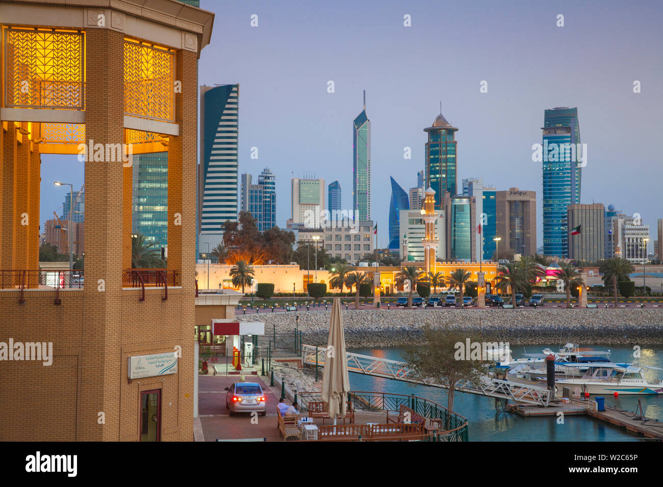 Sharq mall hi-res stock photography and images - Alamy
