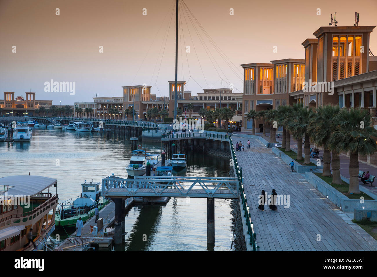 Souk sharq kuwait city hi-res stock photography and images - Alamy