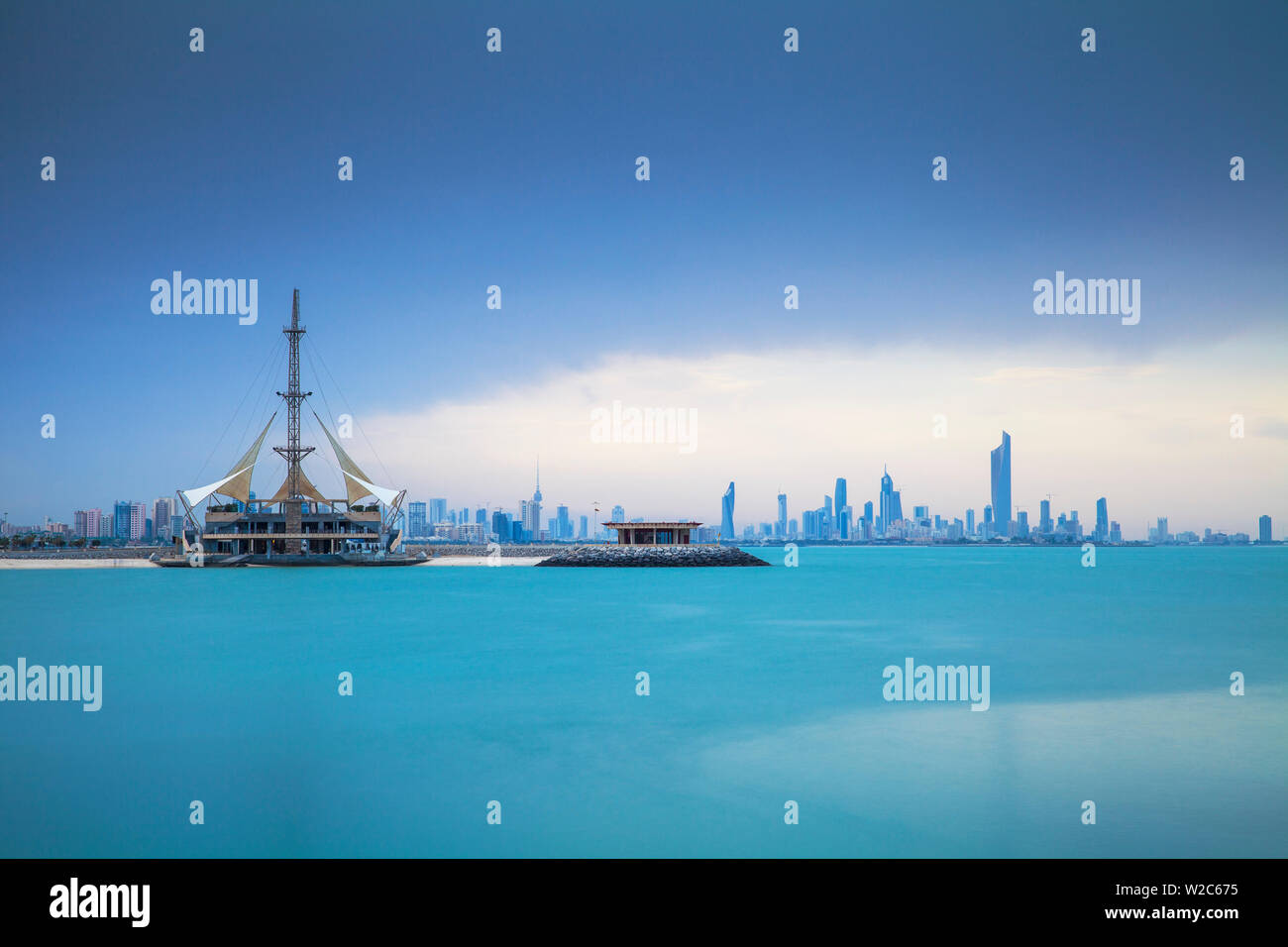 Kuwait, Kuwait City, Salmiya, Marina Waves Leisure complex - a three ...