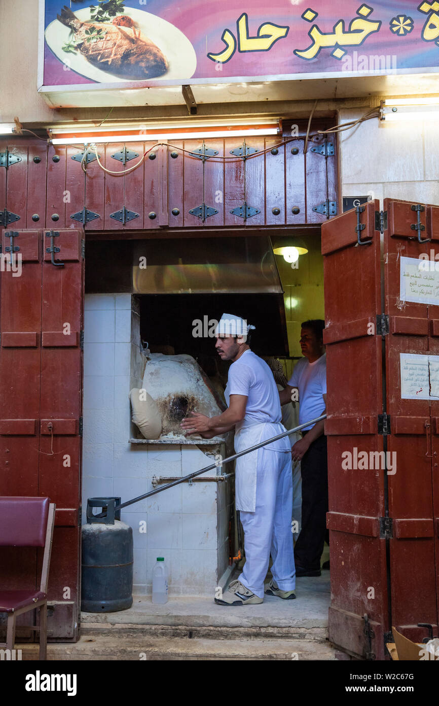 Clay oven bakery hi-res stock photography and images - Alamy