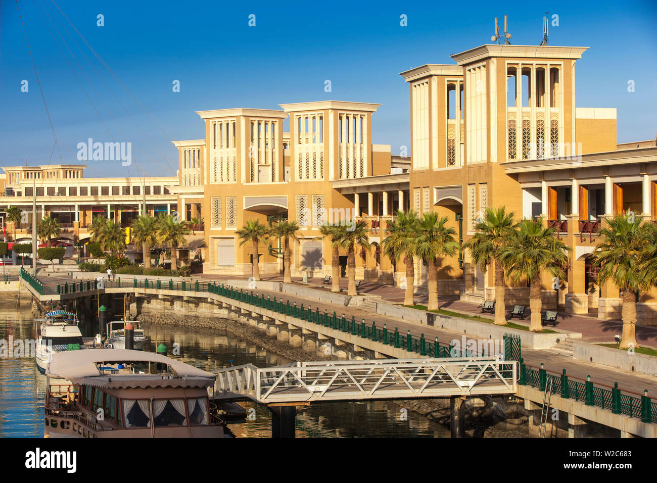 Sharq mall hi-res stock photography and images - Alamy