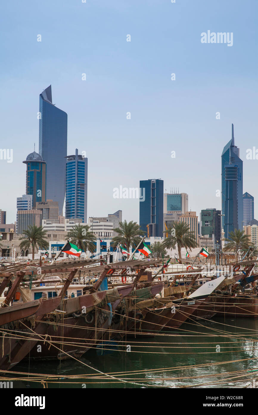 Kuwait dhow hi-res stock photography and images - Alamy