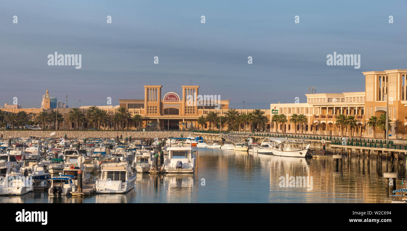 Marina mall kuwait hi-res stock photography and images - Alamy