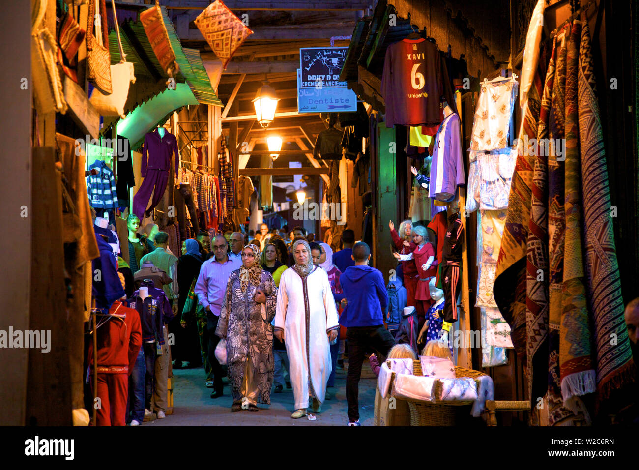 Fez medina hi-res stock photography and images - Alamy