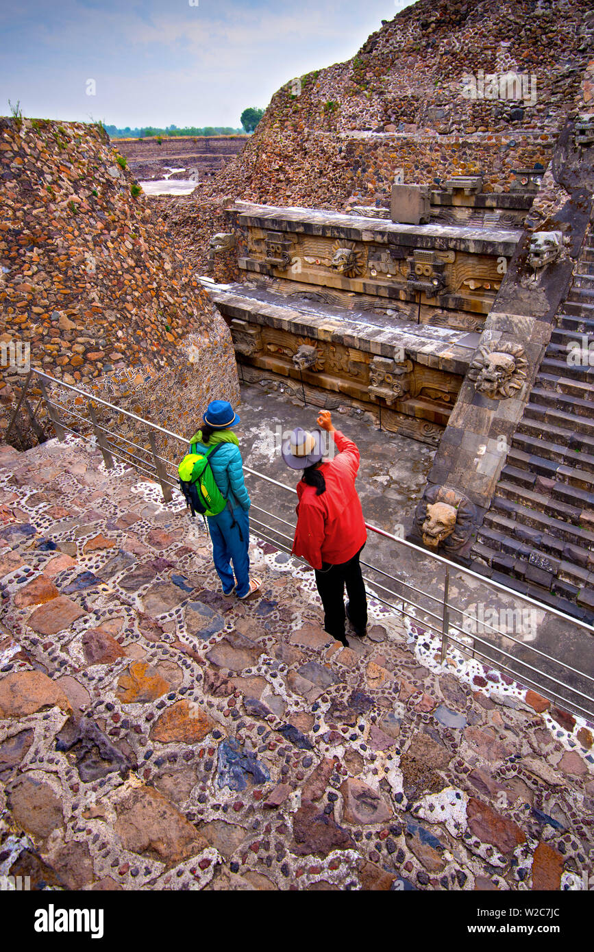 Feathered serpent pyramid hi-res stock photography and images - Alamy