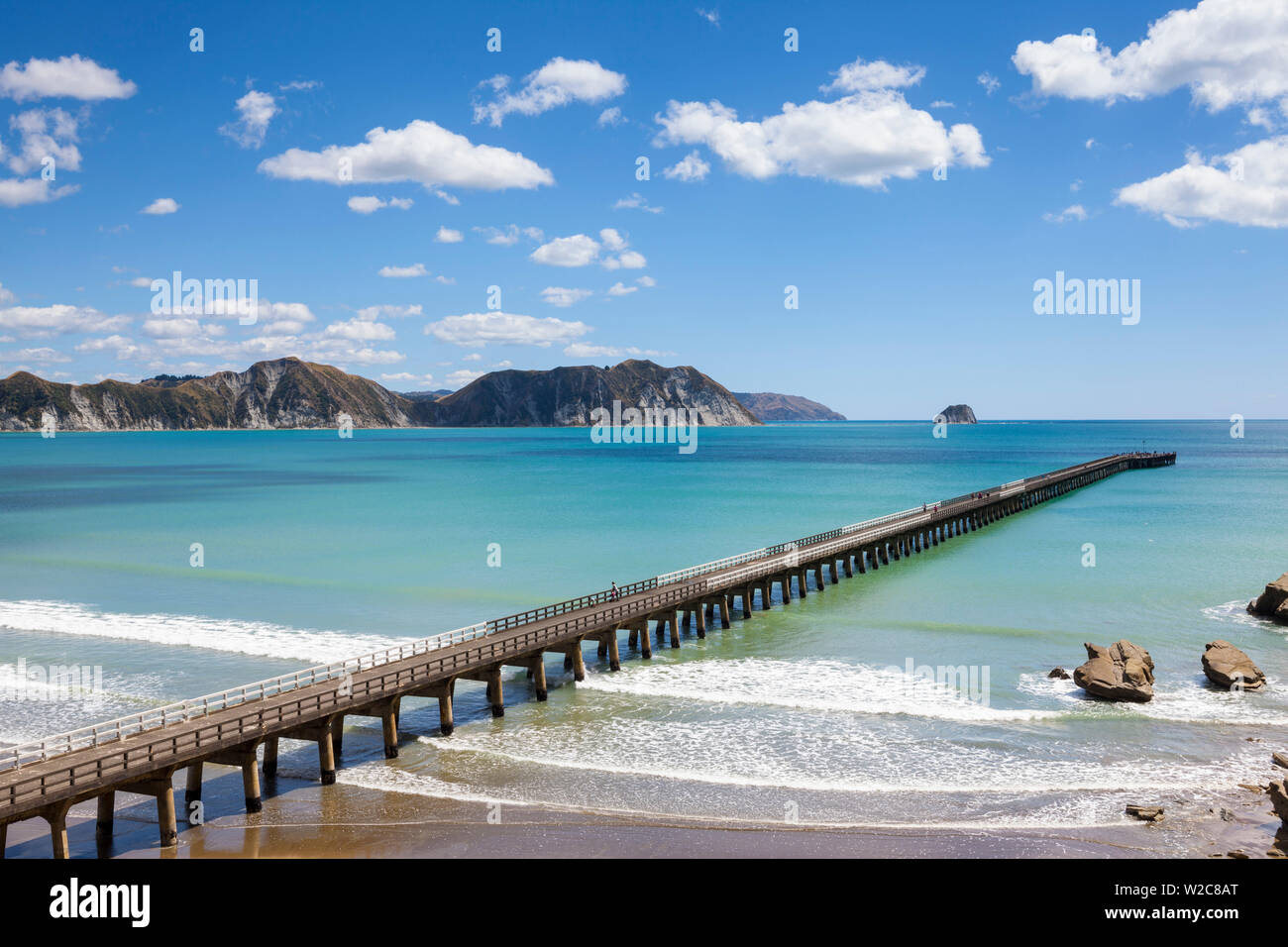 Tologa bay wharf hi-res stock photography and images - Alamy