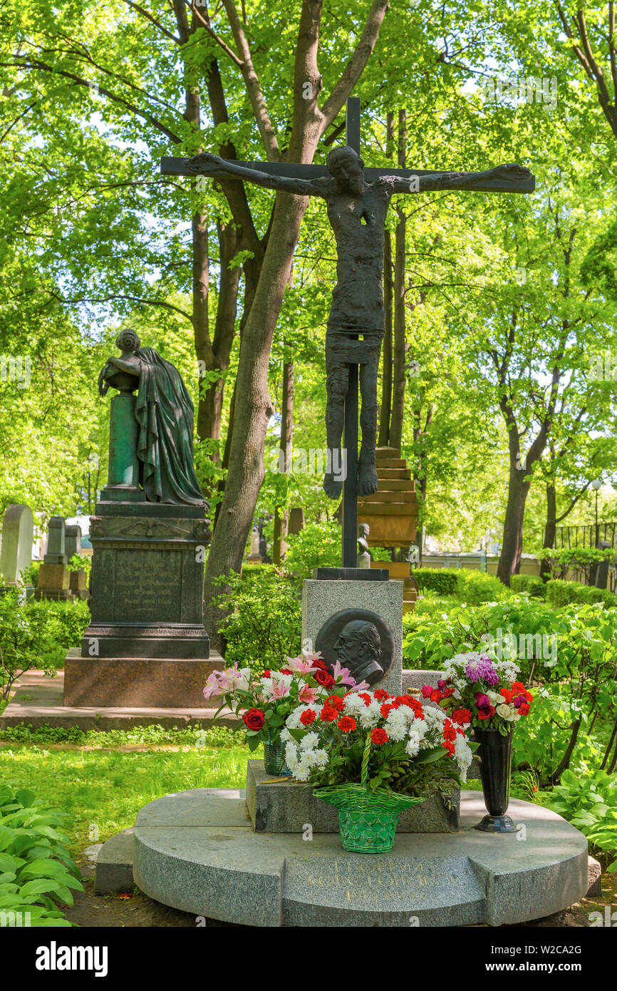 Alexander nevsky lavra tikhvin cemetery hi-res stock photography and ...