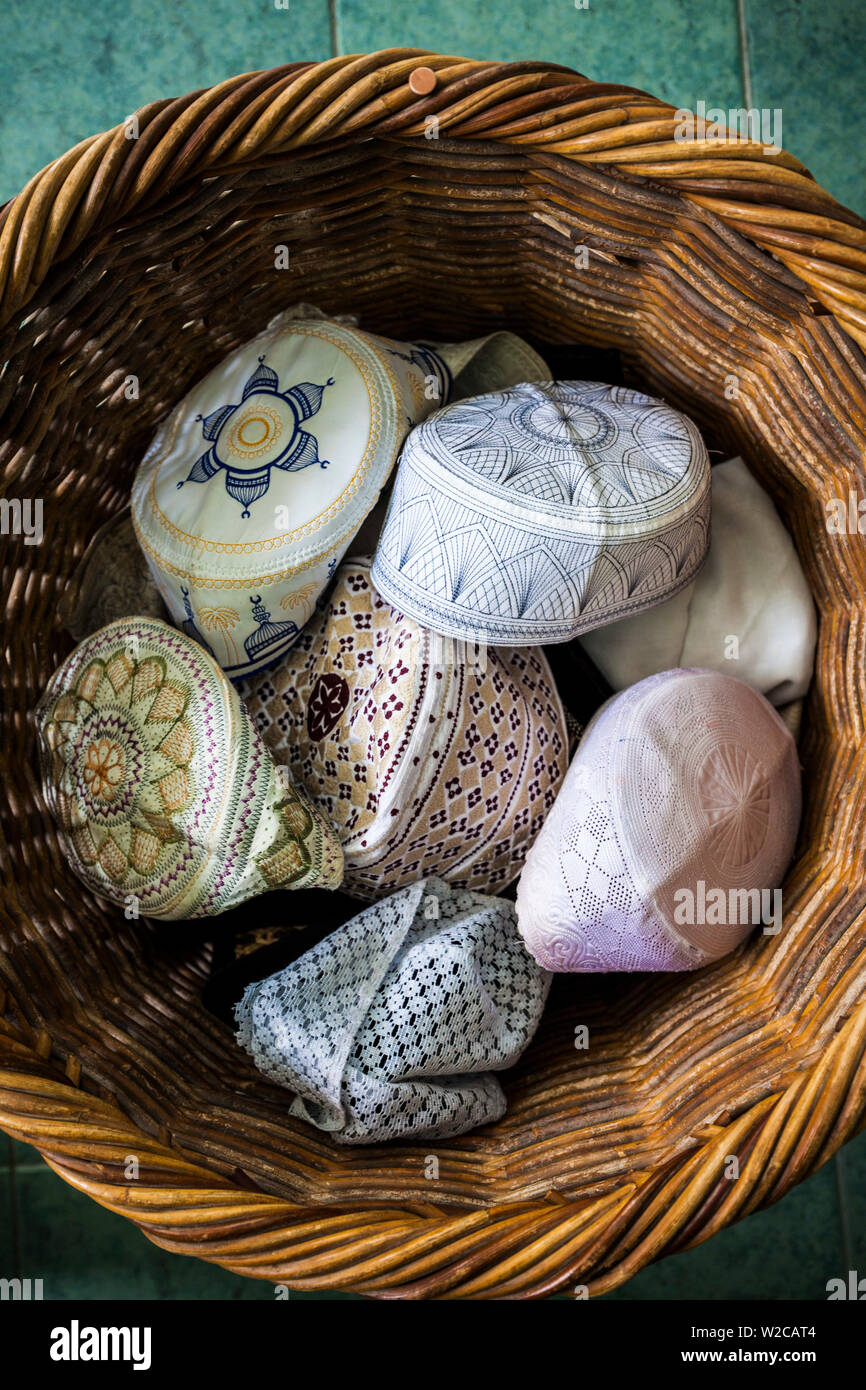 Singapore, Chinatown, Jamae Mosque, prayer hats Stock Photo - Alamy