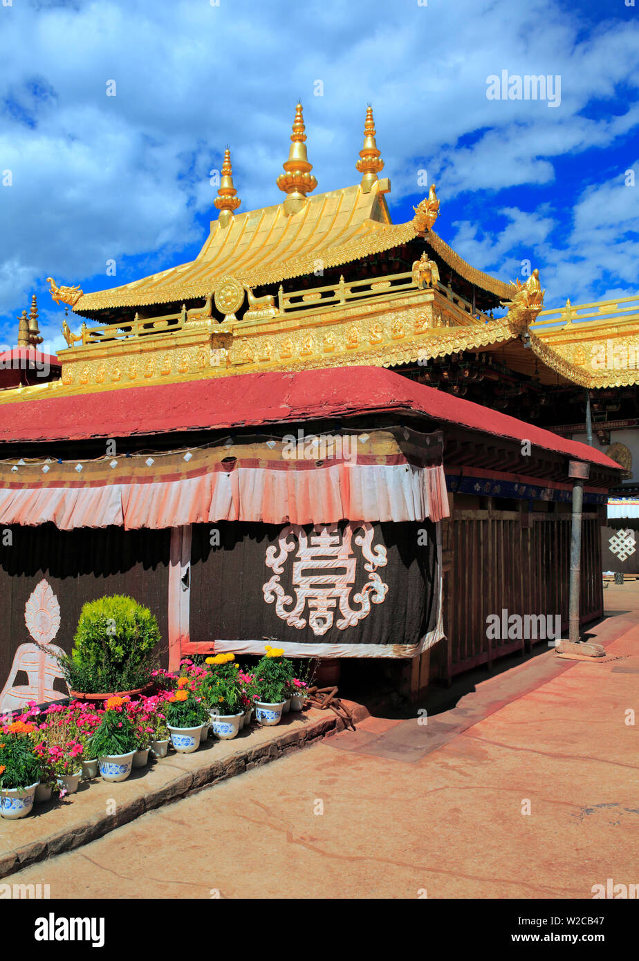Jokhang monastery hi-res stock photography and images - Alamy