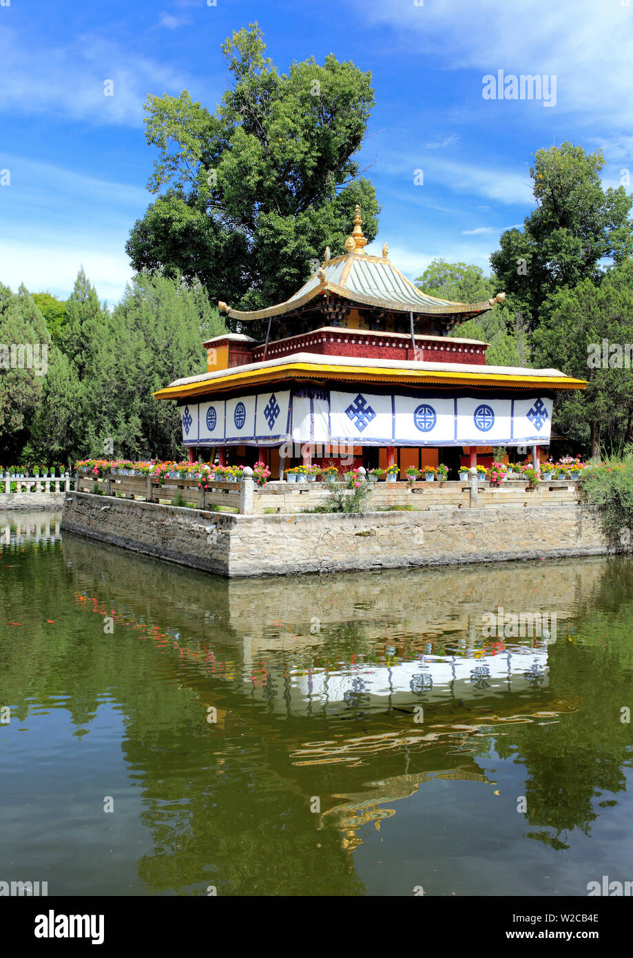 Scenic tibet china hi-res stock photography and images - Alamy