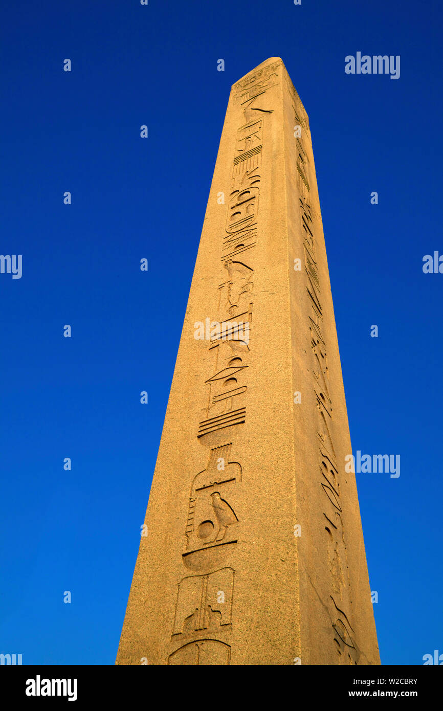 Ancient egyptian obelisk hi-res stock photography and images - Alamy