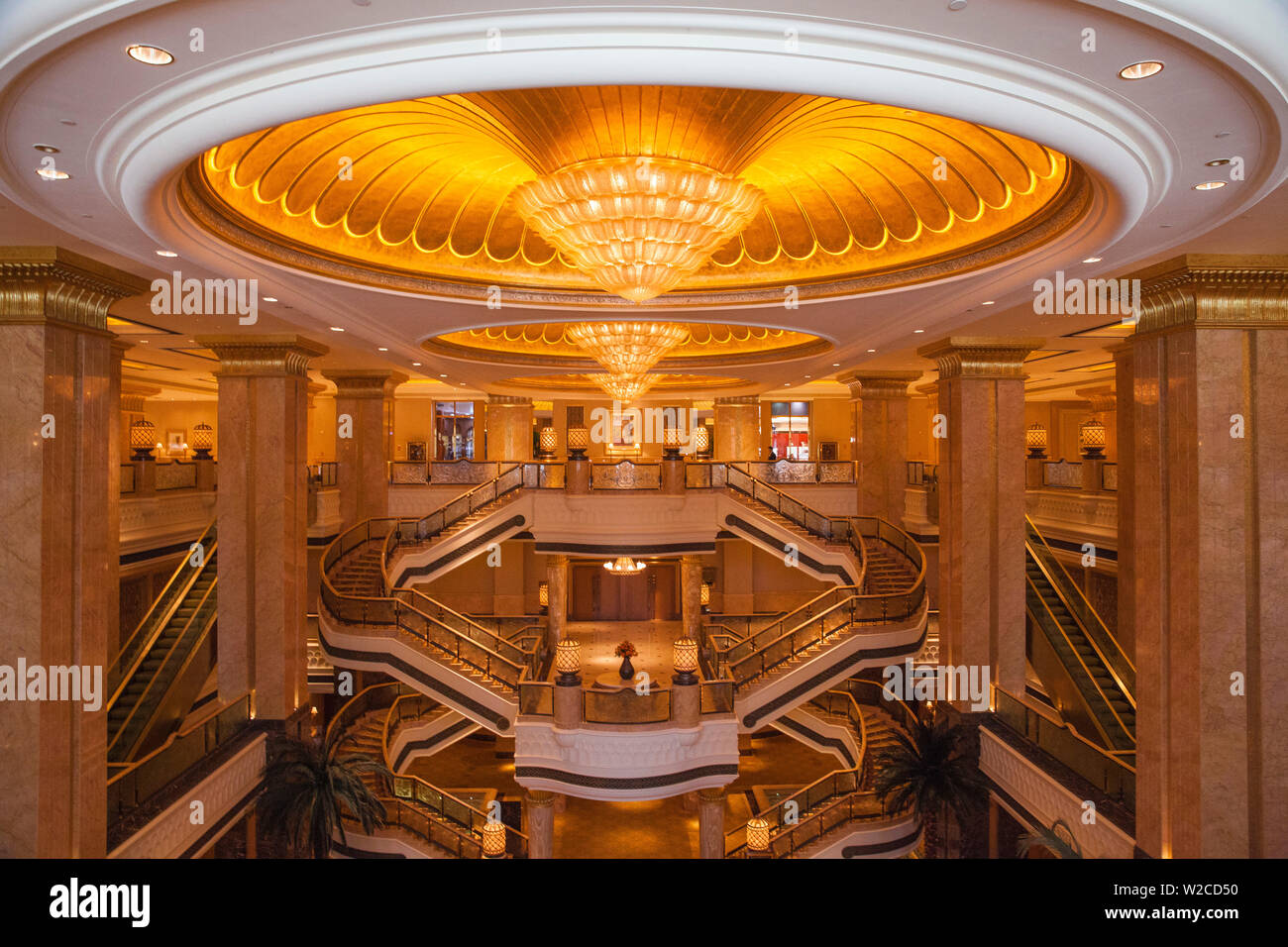 Interior emirates palace abu dhabi hi-res stock photography and images ...