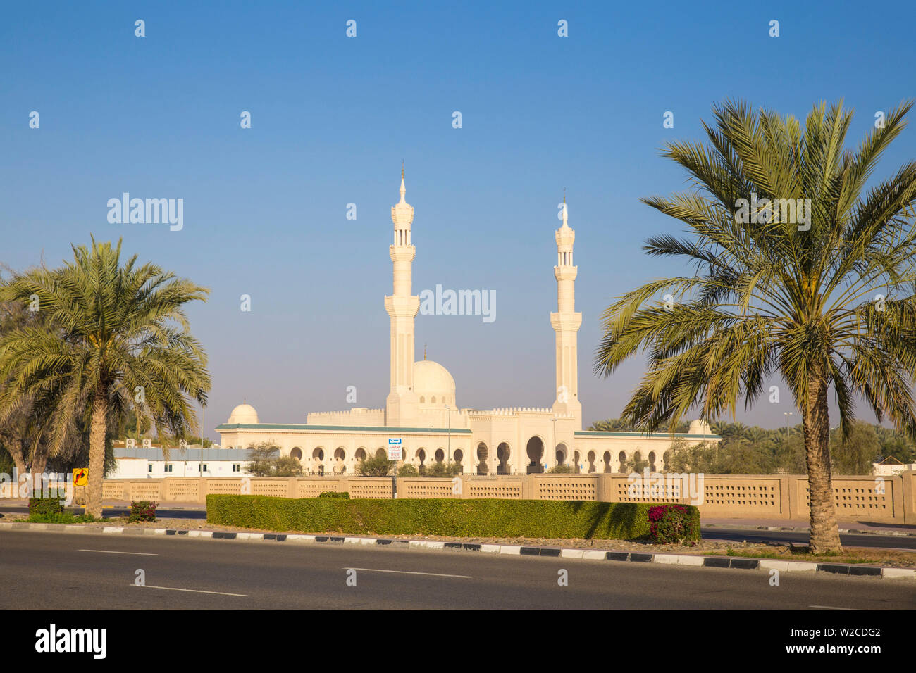 Middle eastern mosque hi-res stock photography and images - Alamy