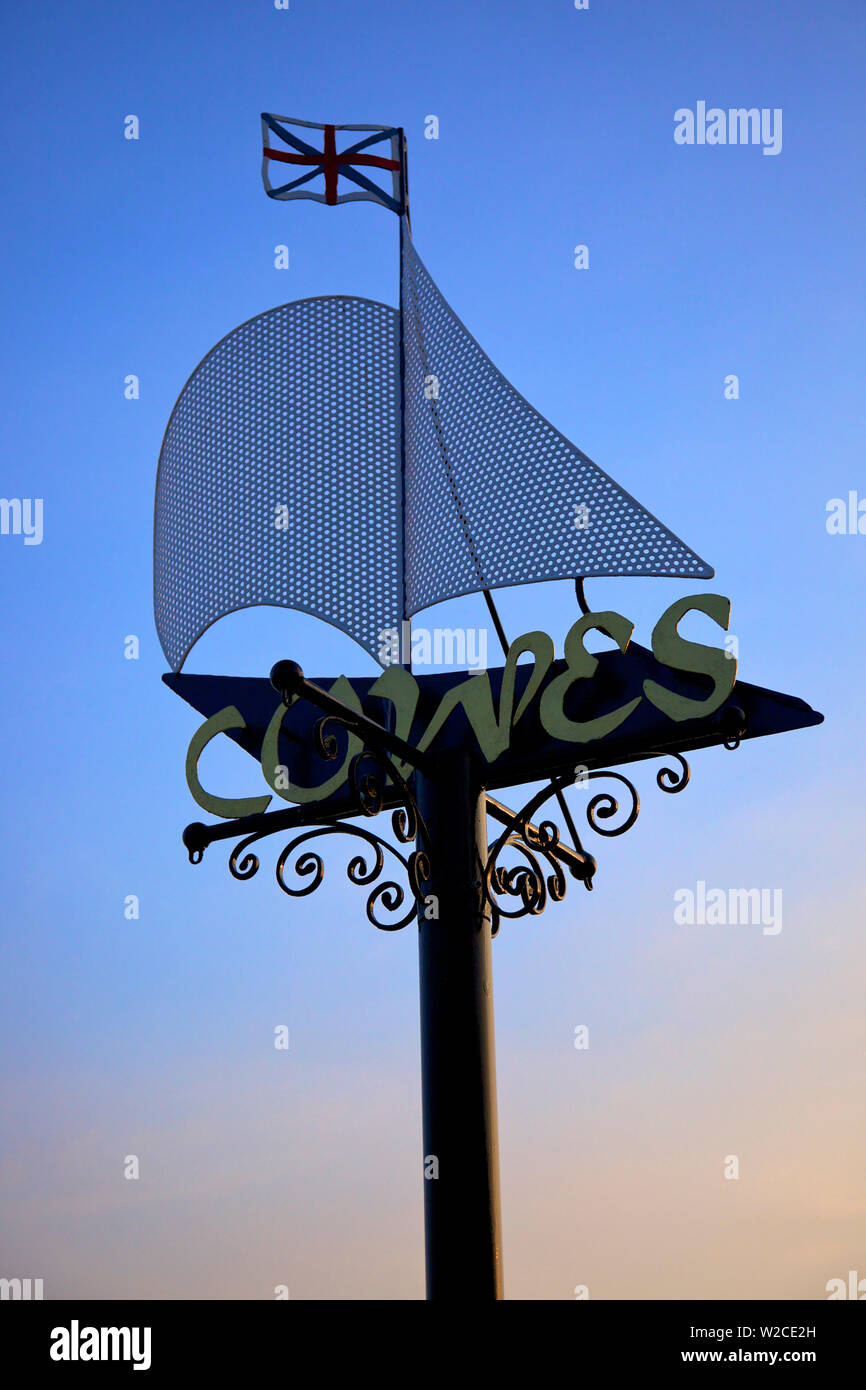 Cowes Sign, Cowes, Isle of Wight, United Kingdom Stock Photo - Alamy