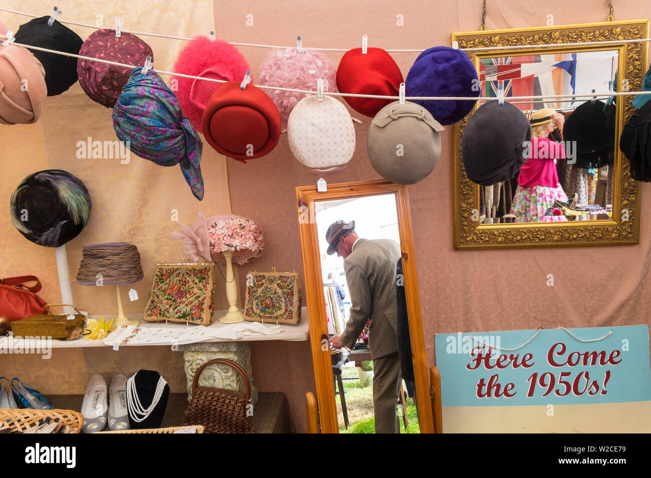 1940s revival hi-res stock photography and images - Alamy