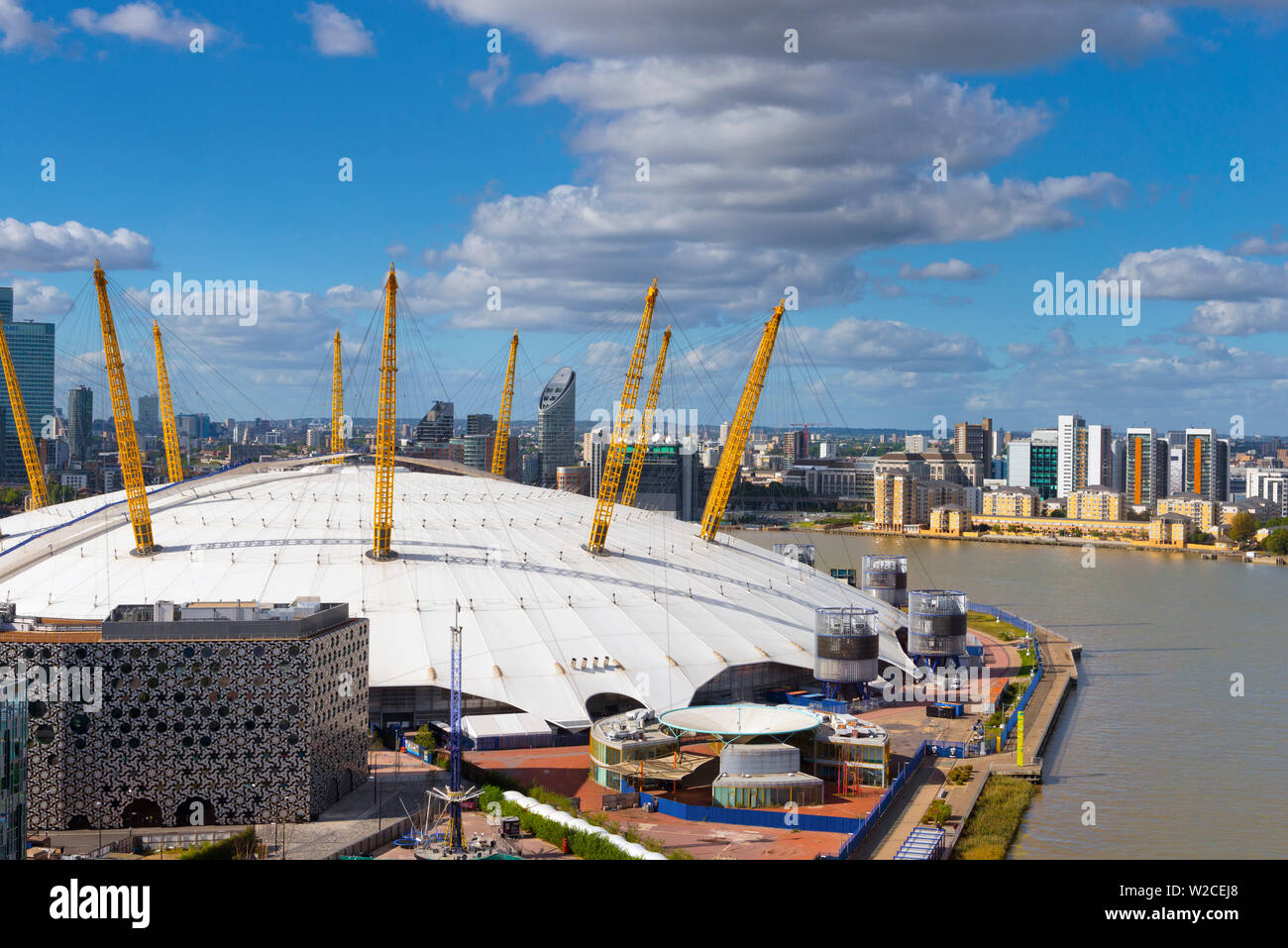 UK, England, London, River Thames, O2 Arena (formerly Millennium Dome ...