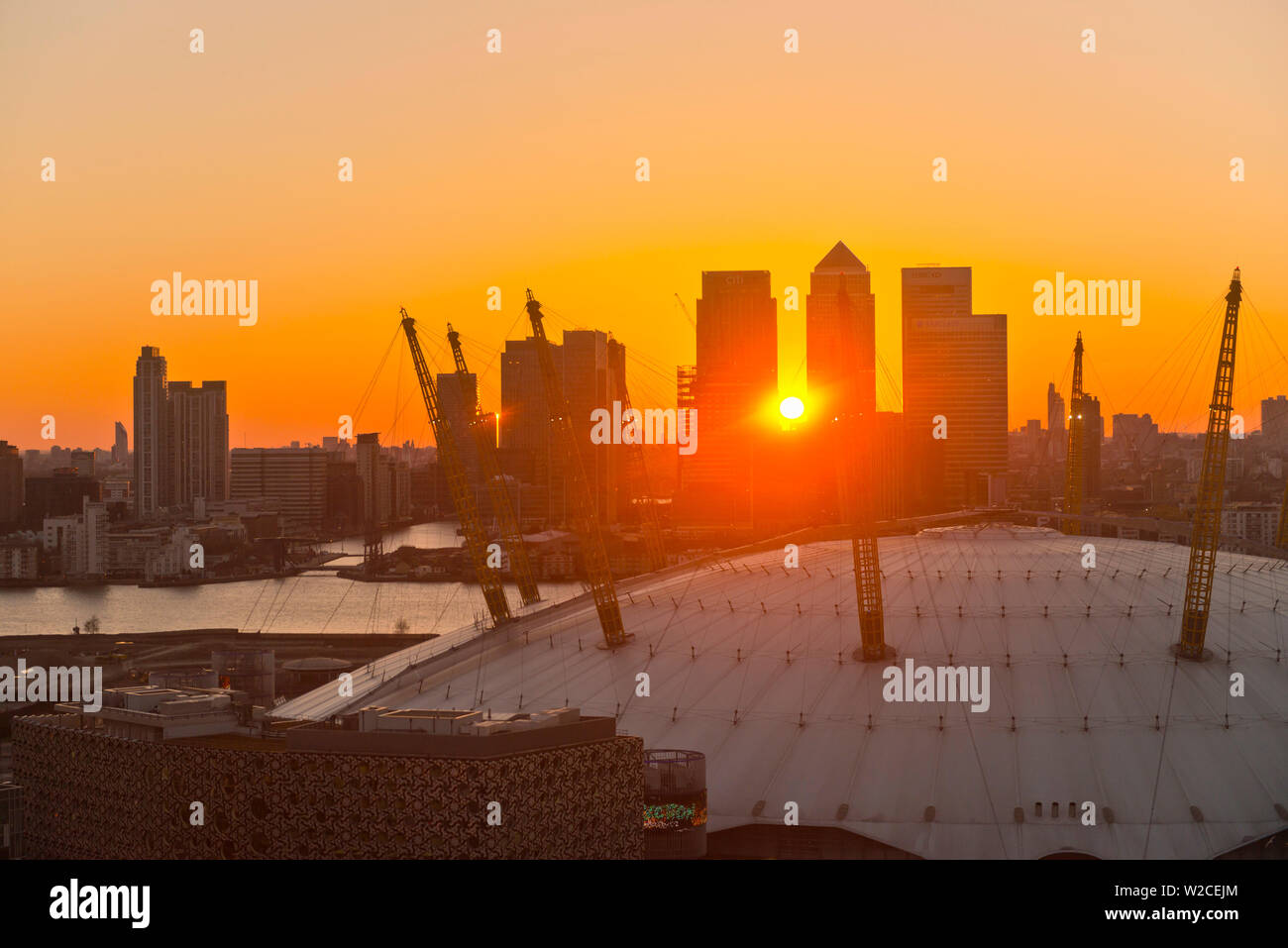 UK, England, London, River Thames, O2 Arena (formerly Millennium Dome ...