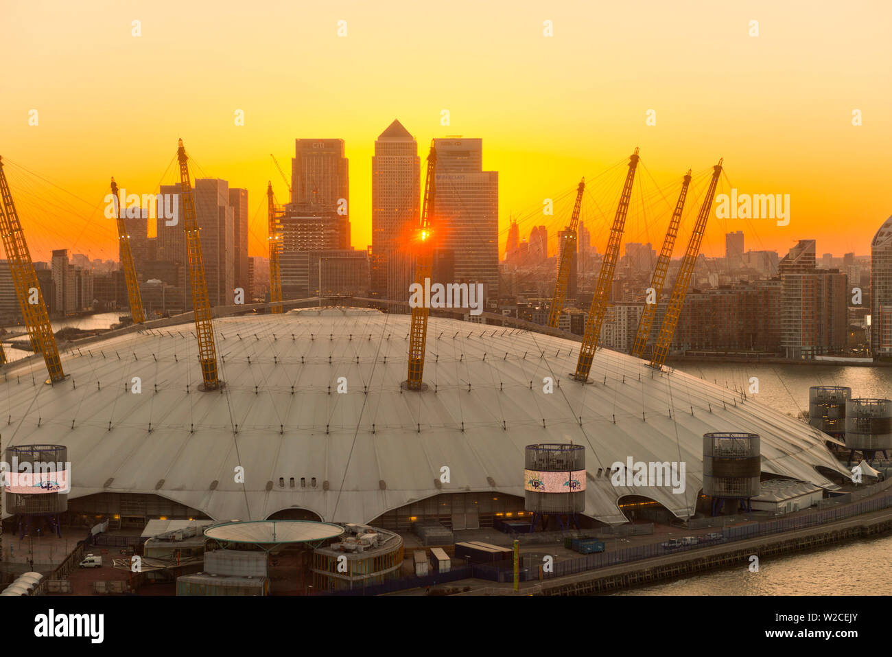 UK, England, London, River Thames, O2 Arena (formerly Millennium Dome ...