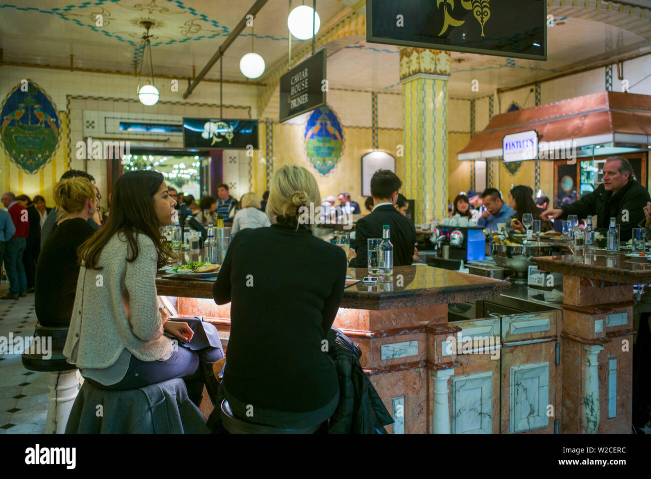 Food court england hi-res stock photography and images - Alamy
