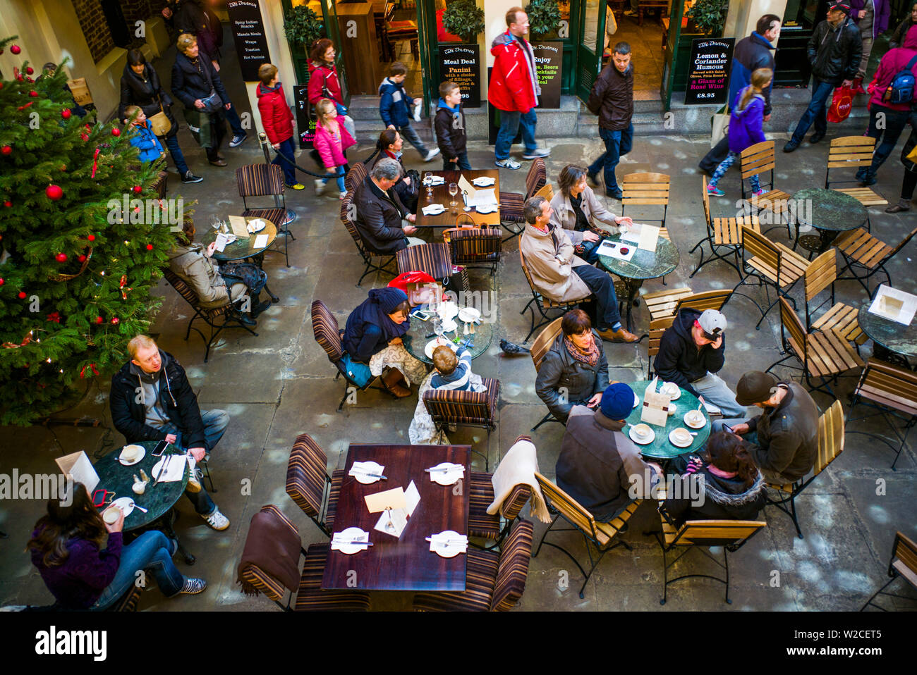 Cafe interior england with people hi-res stock photography and images ...