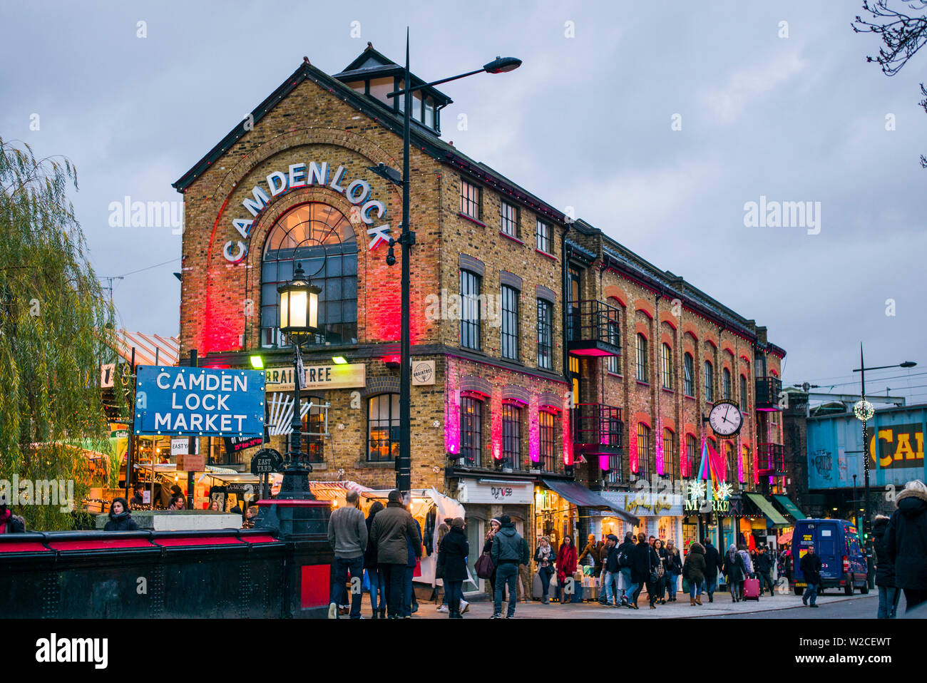 Camden town hall hi-res stock photography and images - Alamy