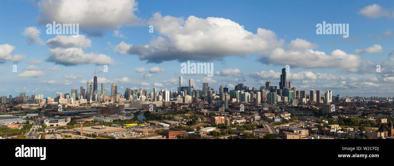 Panoramic chicago skyline hi-res stock photography and images - Alamy