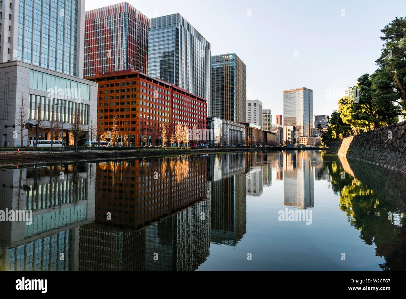 High rise building in tokyo hi-res stock photography and images - Alamy