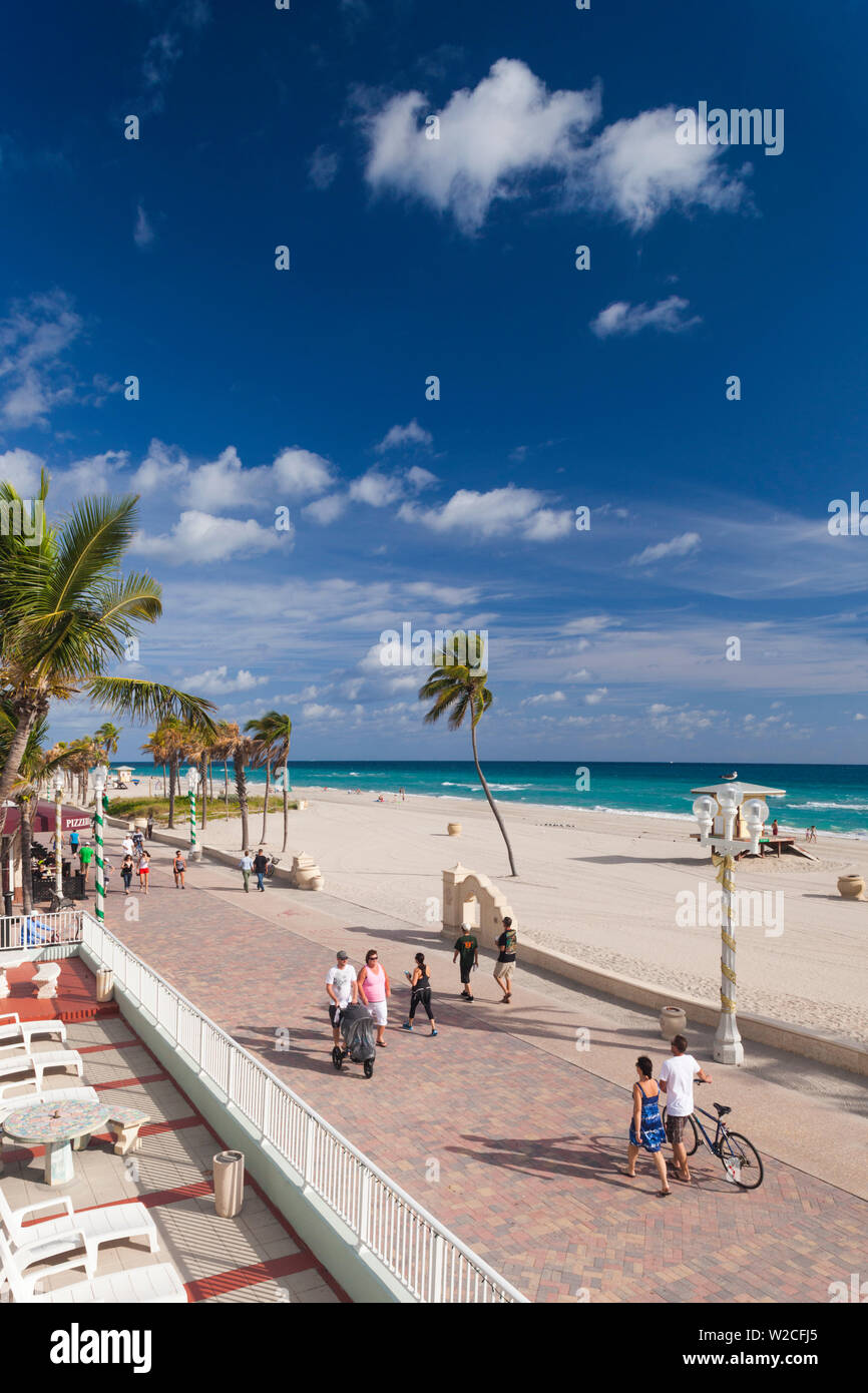 Hollywood beach boardwalk hi-res stock photography and images - Alamy