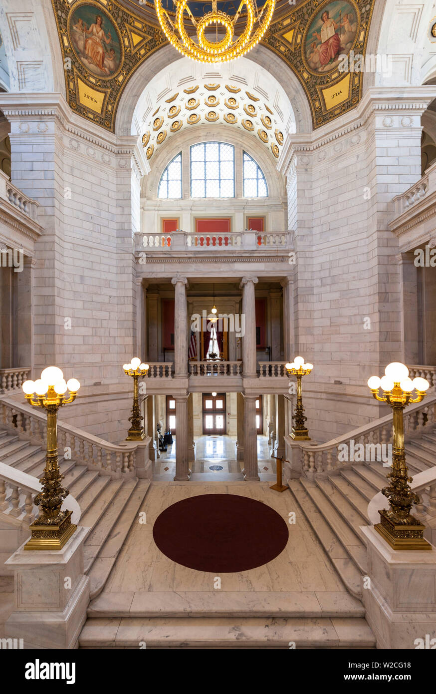 New england house interior hi-res stock photography and images - Alamy