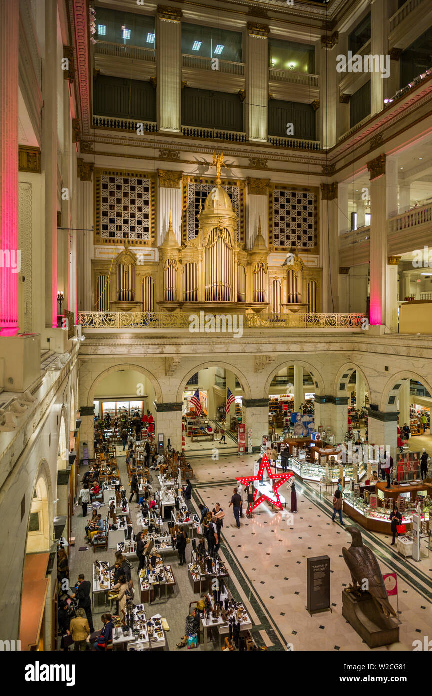 Macy's department store interior hi-res stock photography and images - Alamy