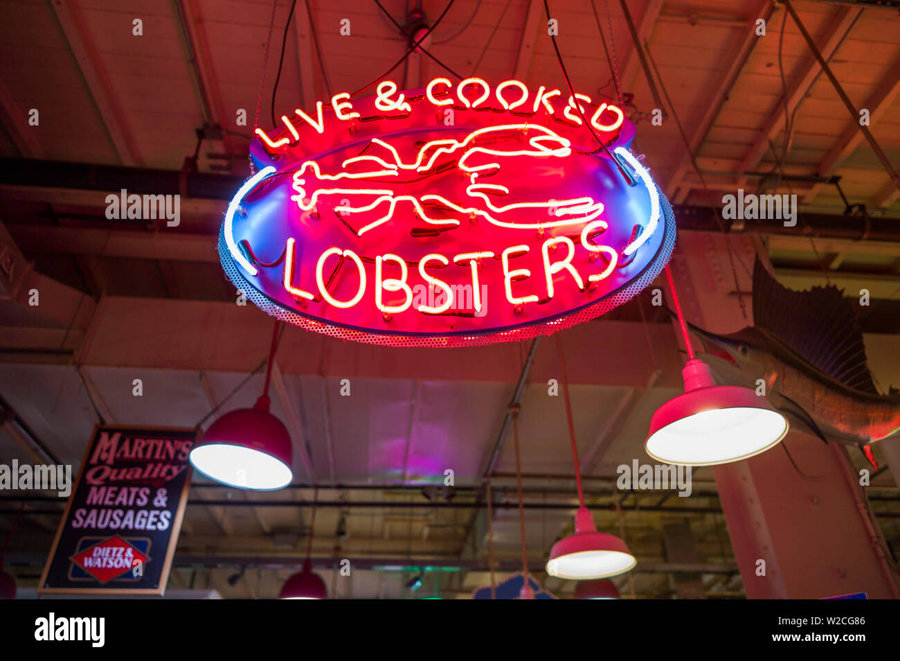 USA, Pennsylvania, Philadelphia, Reading Terminal Market, food market ...