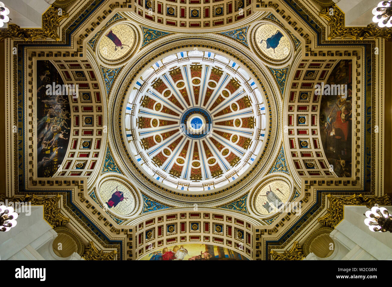 USA, Pennsylvania, Harrisburg, Pennsylvania State Capitol, rotunda ...