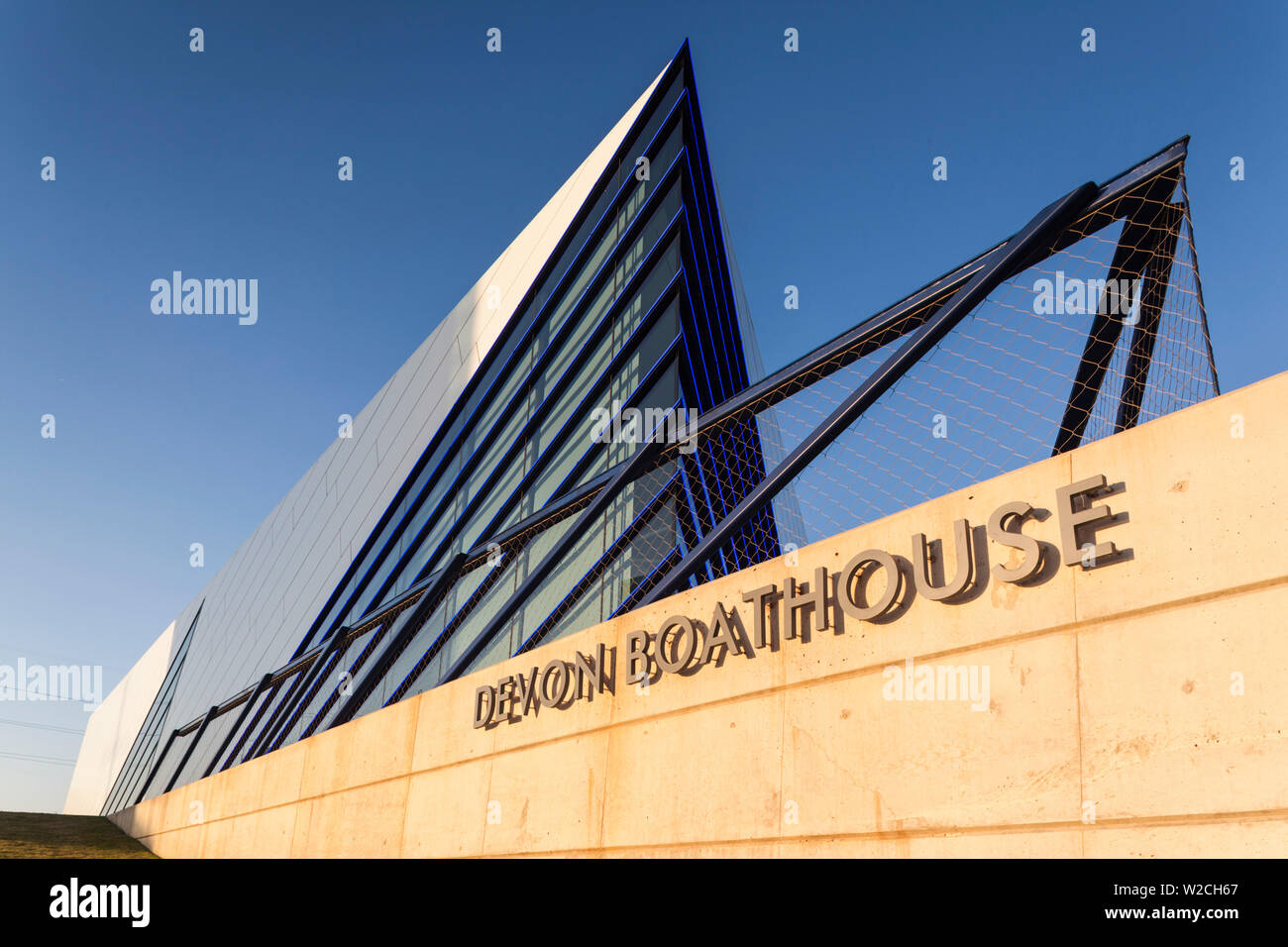 American boathouse hi-res stock photography and images - Alamy