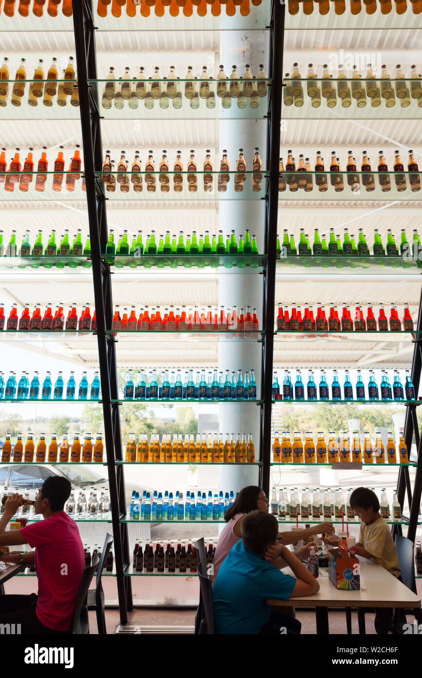 USA, Oklahoma, Arcada, Pops, modern Route 66 attraction and store ...