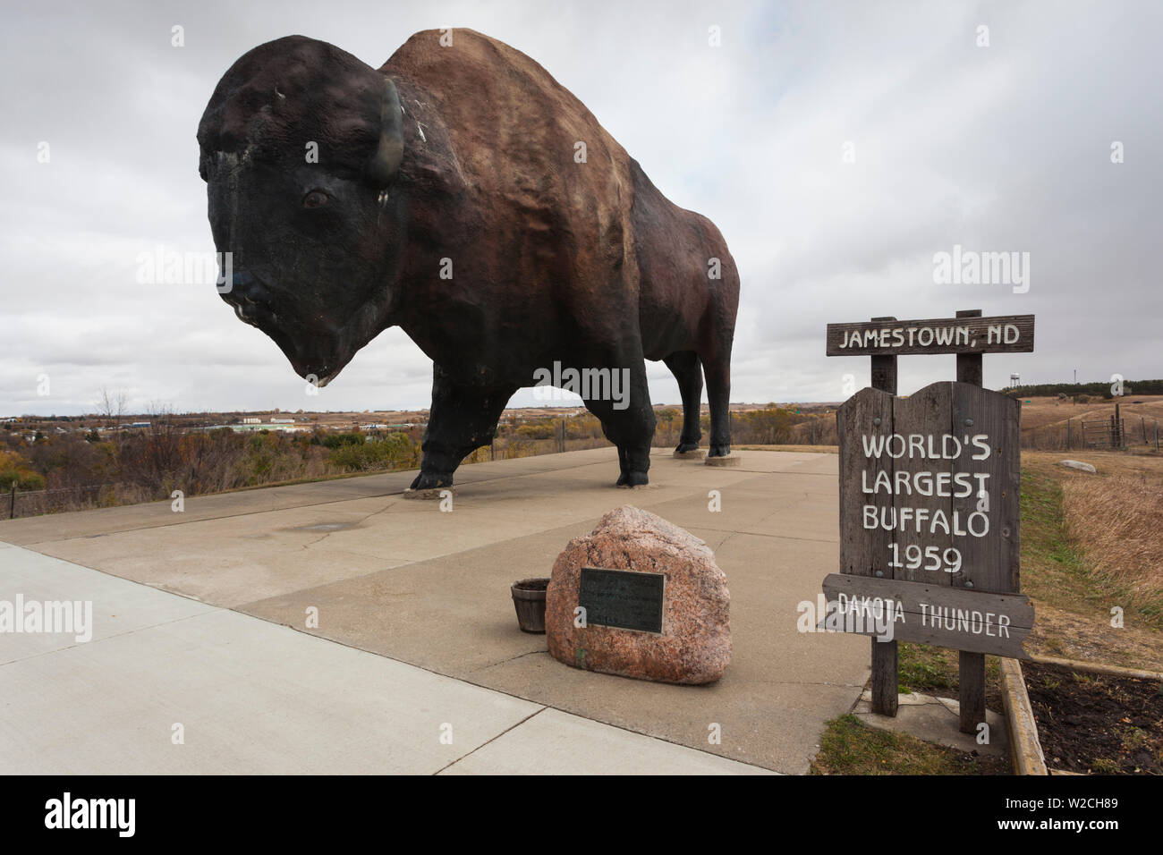 USA, North Dakota, Jamestown, World's Largest Buffalo Stock Photo - Alamy