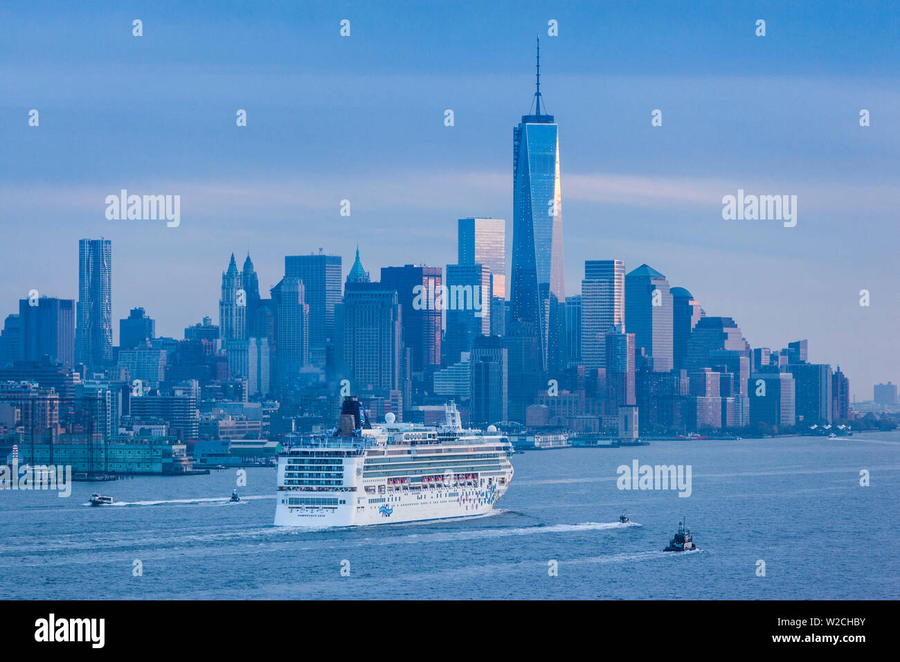 Elevated view of lower manhattan and freedom tower from weehawken hi ...