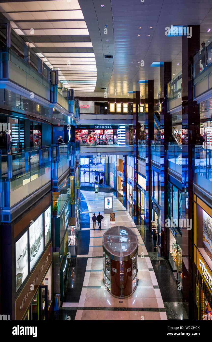 Shopping mall usa interior hi-res stock photography and images - Alamy
