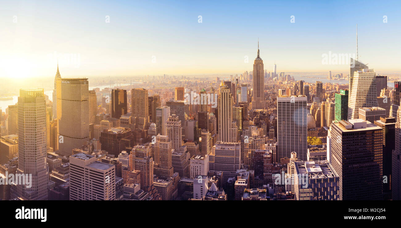 USA, New York, Manhattan, Top of the Rock Observatory, Midtown ...