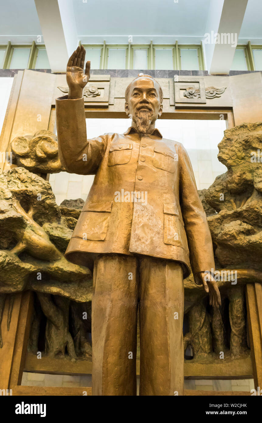 Vietnam, Hanoi, Ho Chi Minh Museum, Ho Chi Minh statue Stock Photo - Alamy