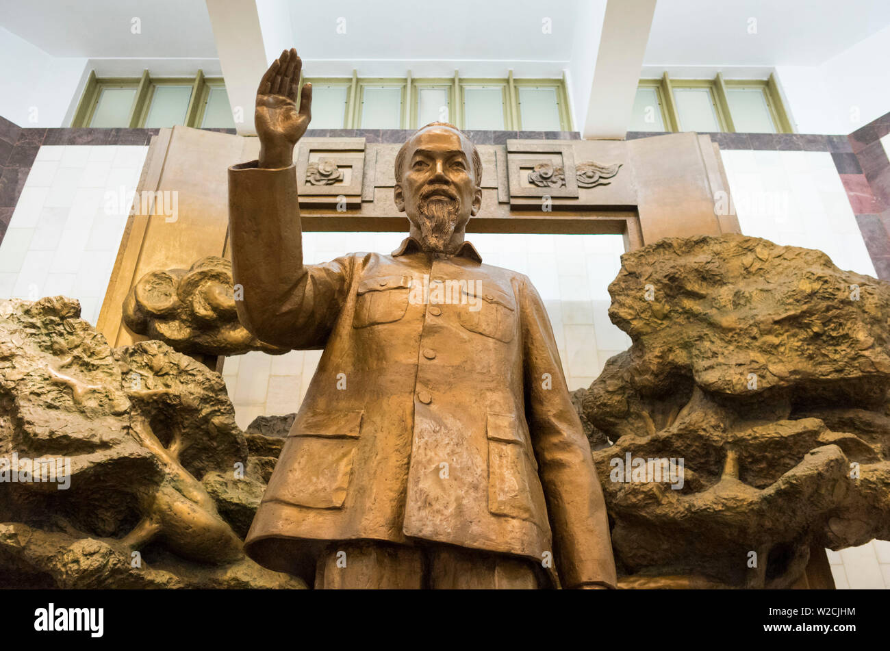 Vietnam, Hanoi, Ho Chi Minh Museum, Ho Chi Minh statue Stock Photo - Alamy