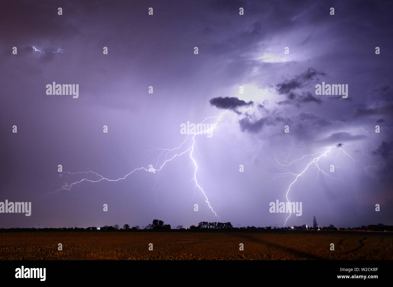 Lightning clouds hi-res stock photography and images - Alamy