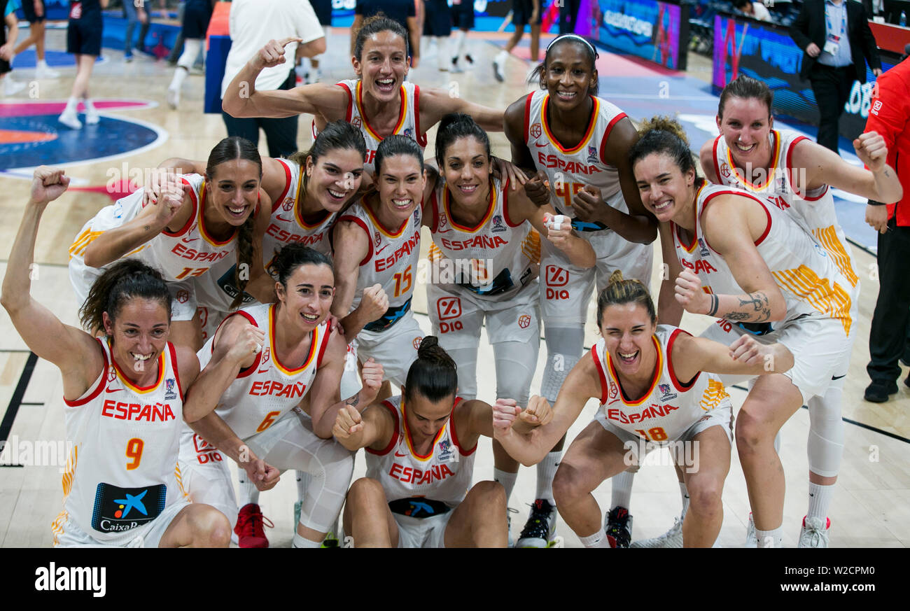 The players of ESP celebrate the victory Stock Photo - Alamy