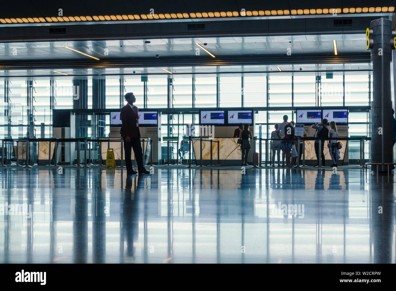 Boarding gate queue hi-res stock photography and images - Alamy