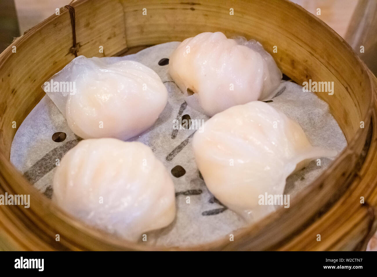 Delicate dim sum dumpling hi-res stock photography and images - Alamy