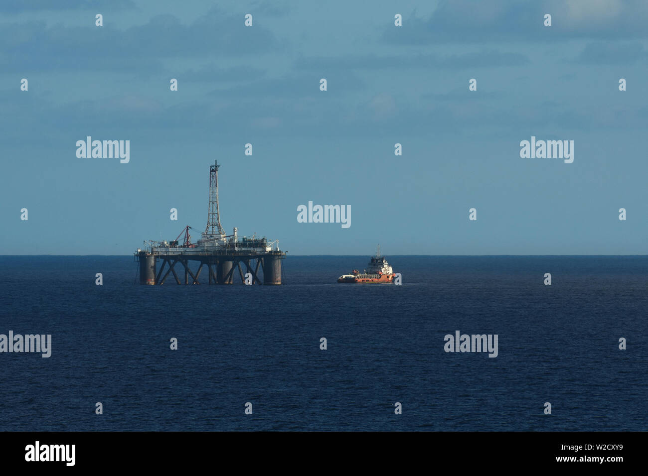Offshore platform open hi-res stock photography and images - Alamy