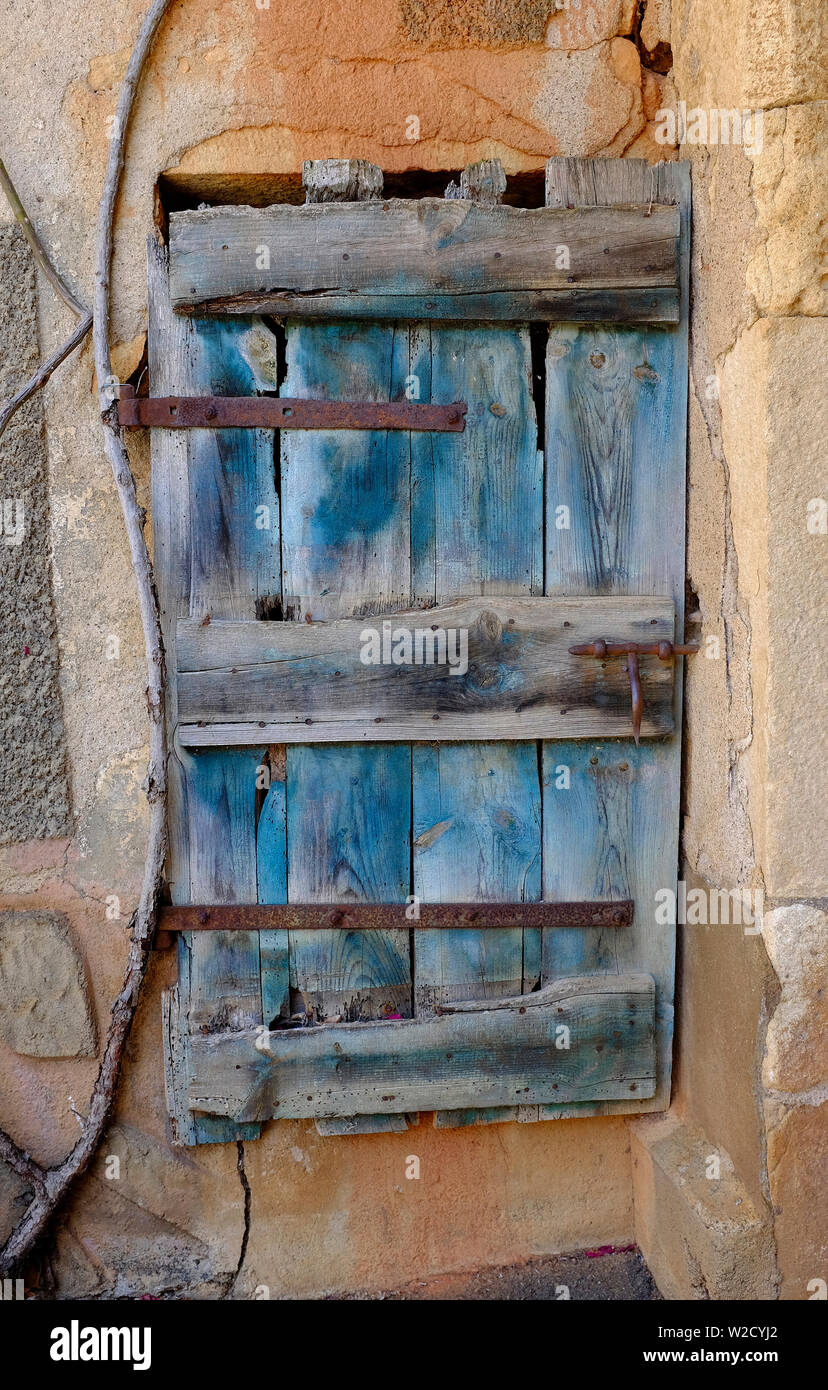 Old distressed door hi-res stock photography and images - Alamy