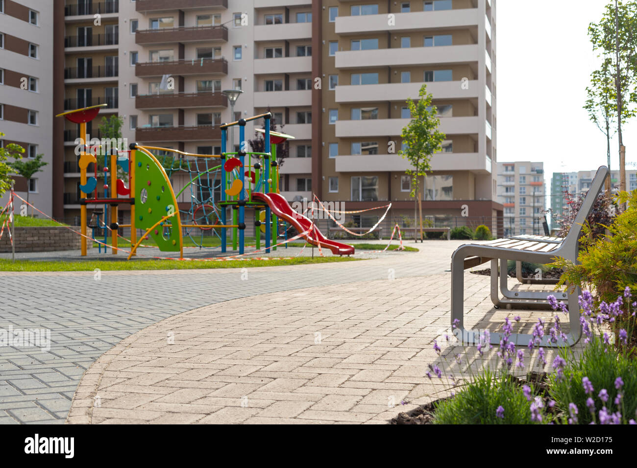 Romanian apartment block hi-res stock photography and images - Alamy