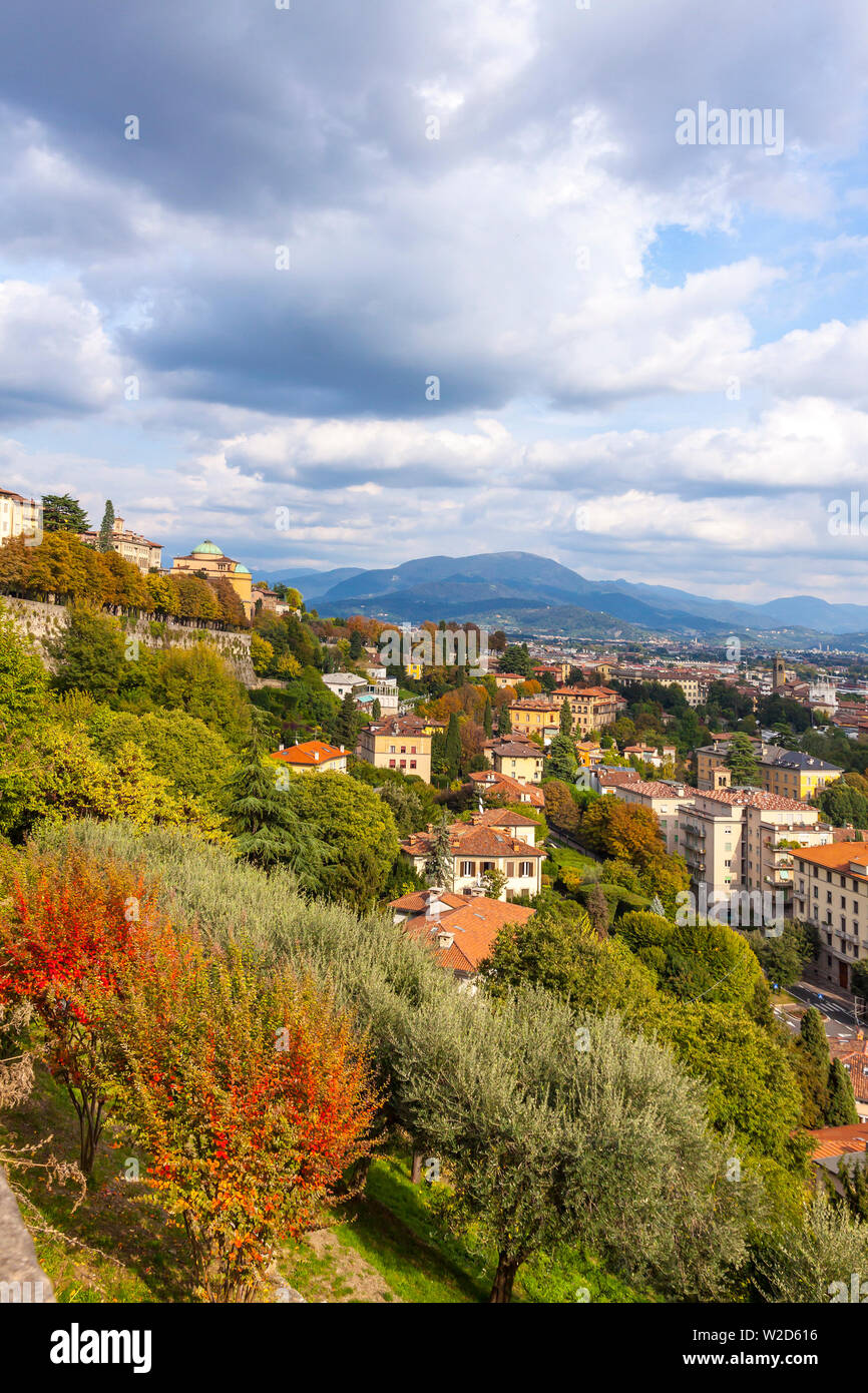 Milan skyline alps hi-res stock photography and images - Alamy