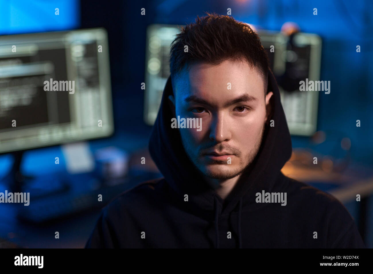 Room of computers hi-res stock photography and images - Alamy