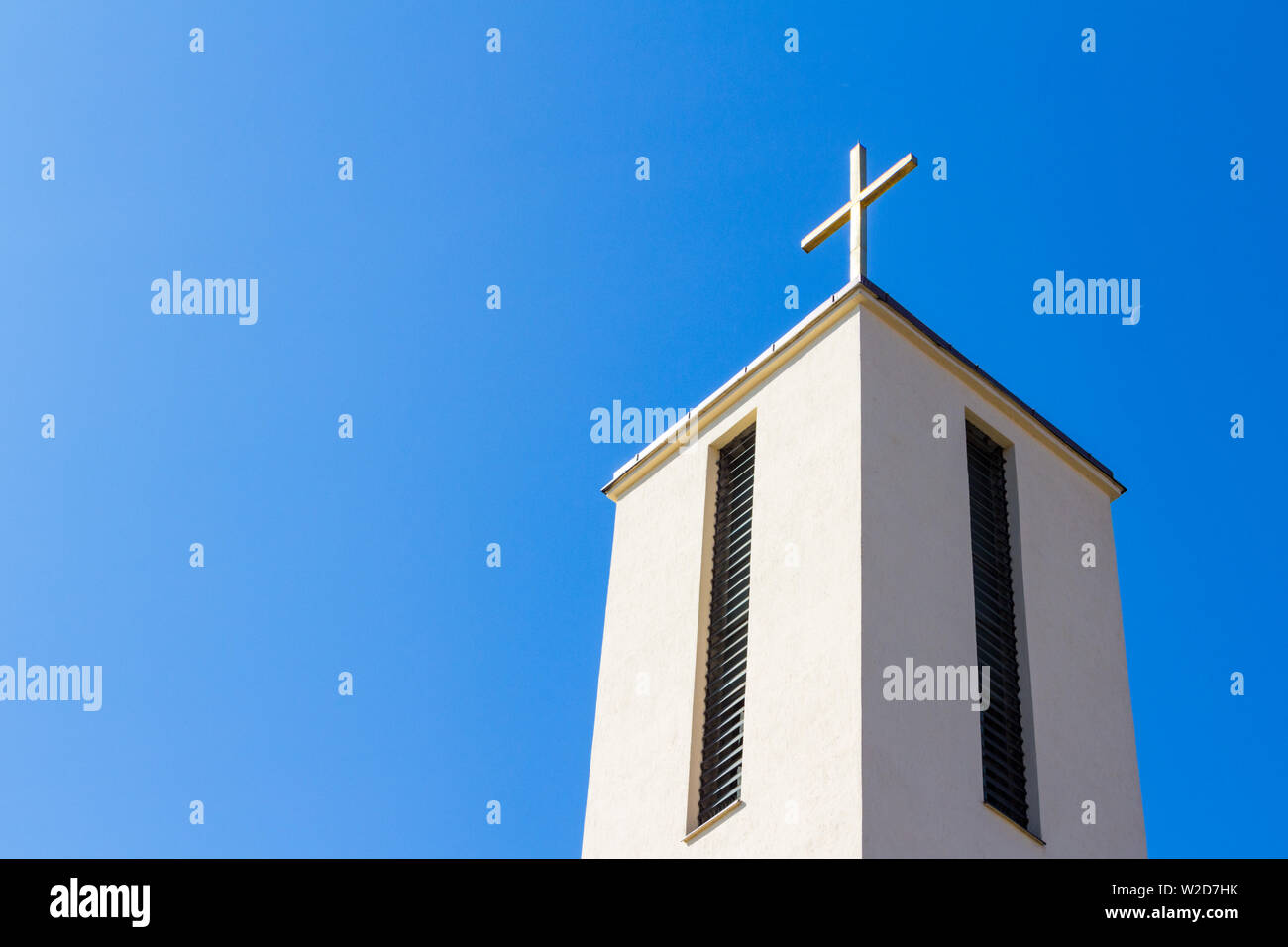 Church steeple cross on top hi-res stock photography and images - Alamy